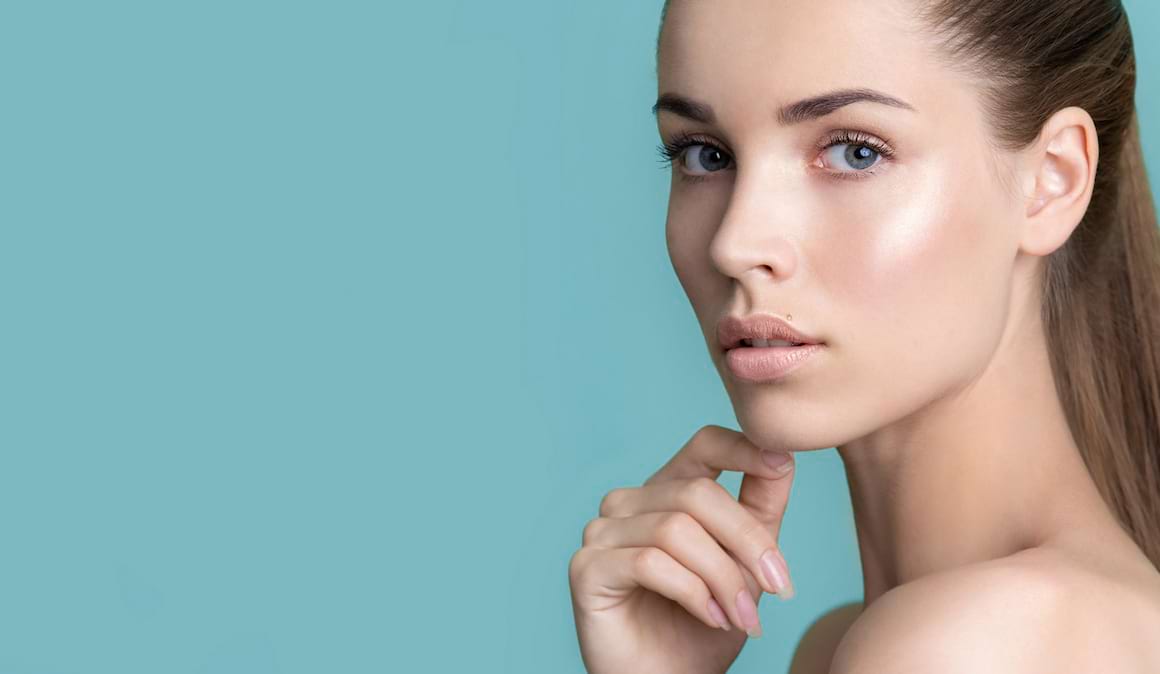 Trucuri de machiaj pe care trebuie să le știi dacă ai tenul gras